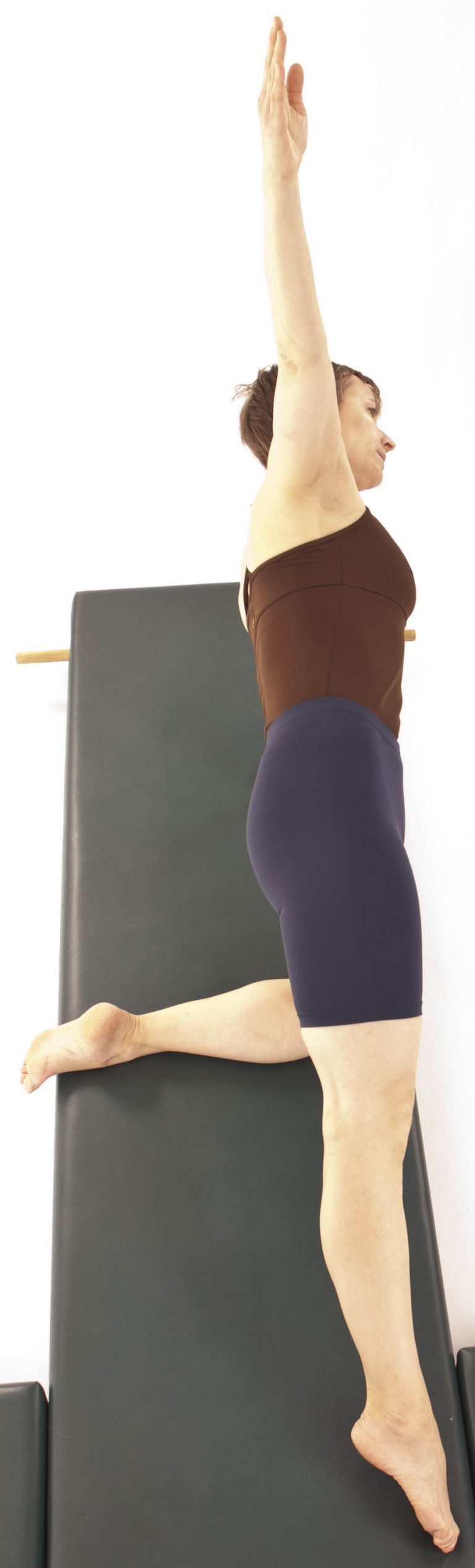 March Matness: The Side Kick Kneeling | Peak Performance Pilates